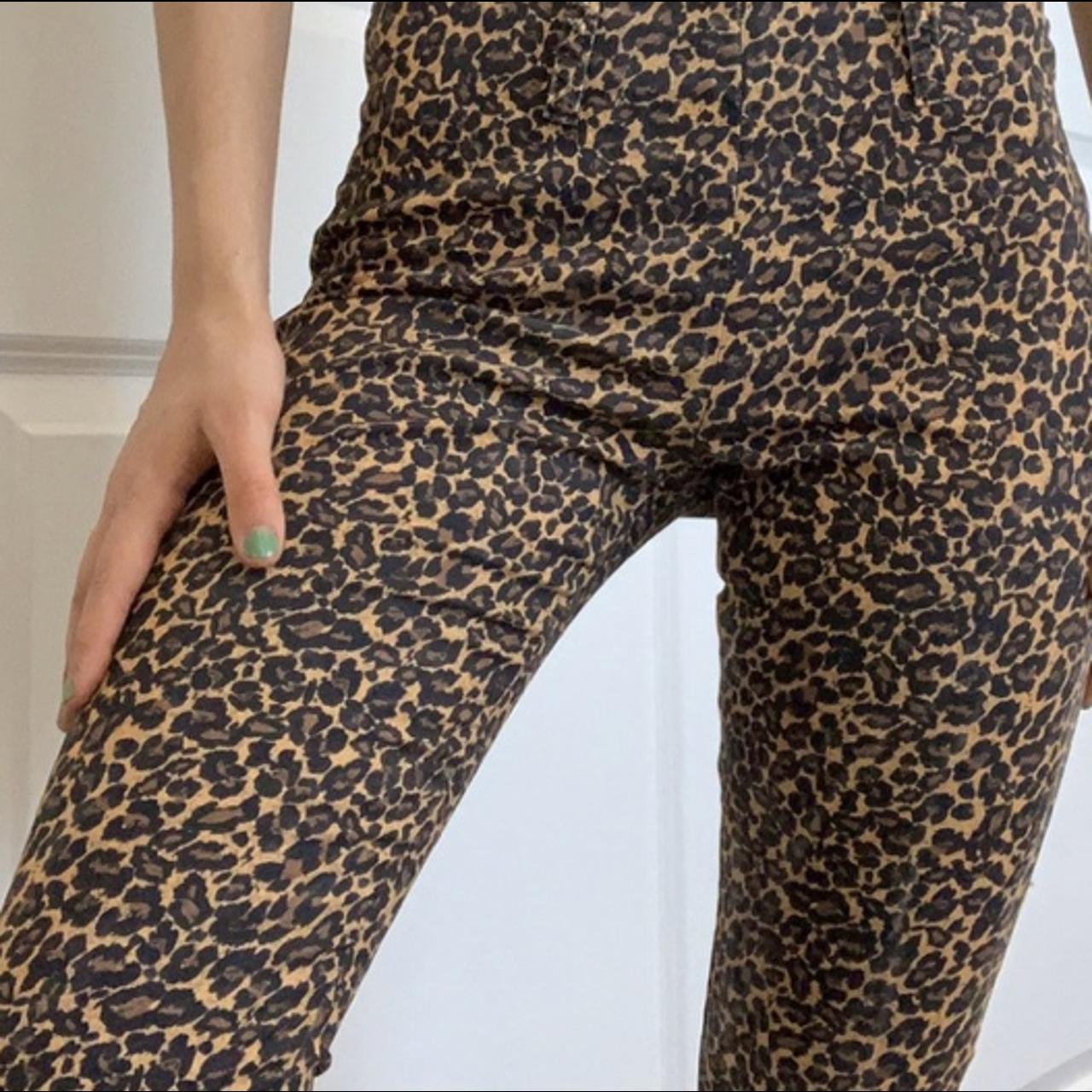 iso unif debbie pants size 23 or 24 pls lmk if u... - Depop