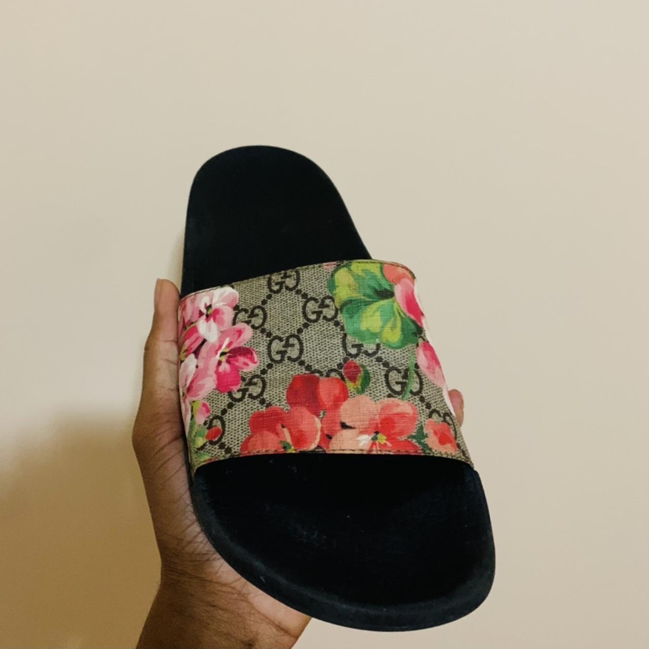 Gucci BLOOM GG SLIDERS. Will fit size 7.5-9. I... - Depop
