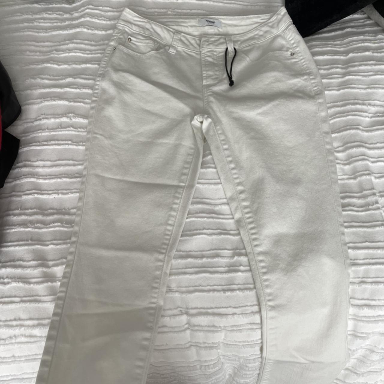 LOW RISE WHITE SKINNY JEANS. perfect for summer.... - Depop