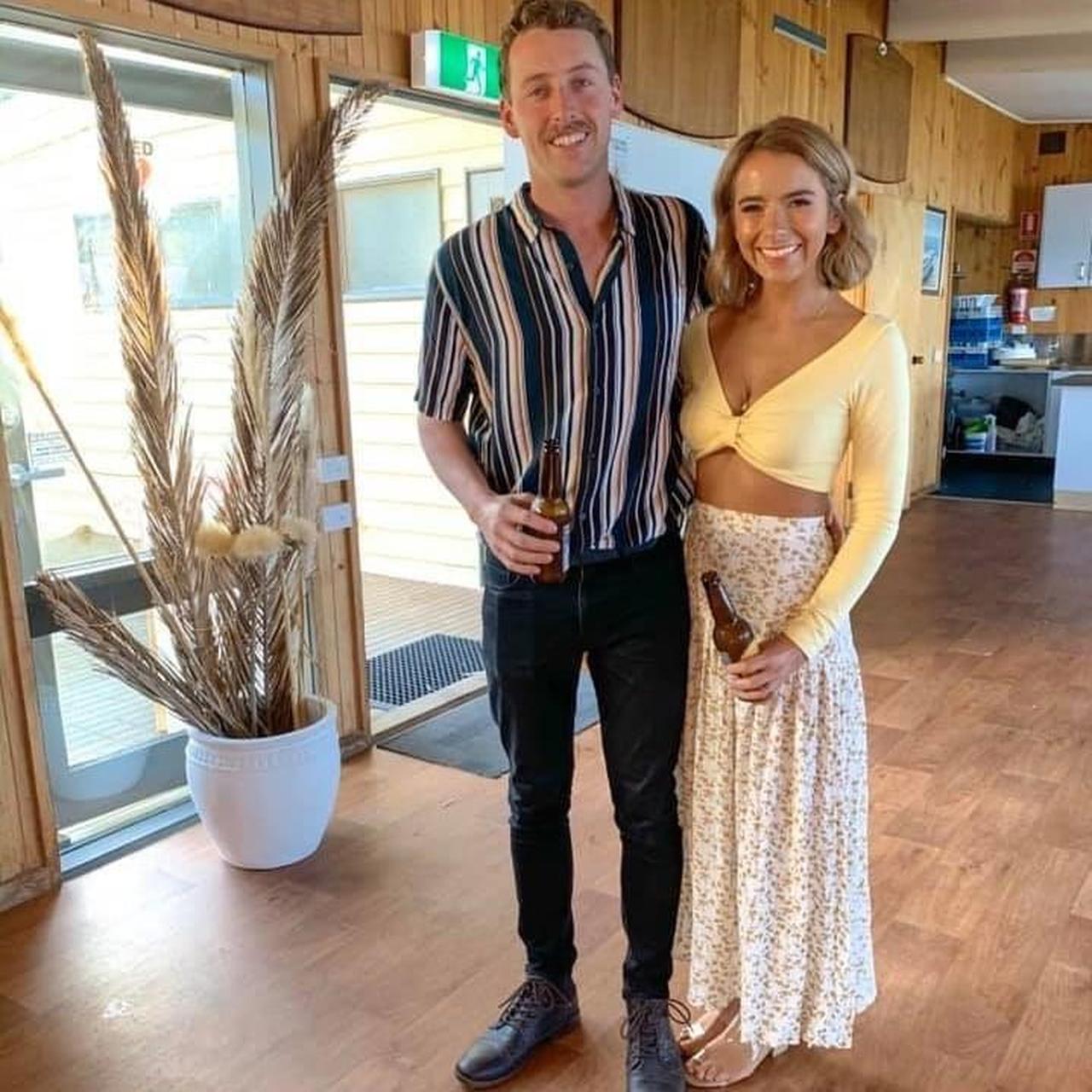 Kivari skirt size xs #kivari #midiskirt - Depop