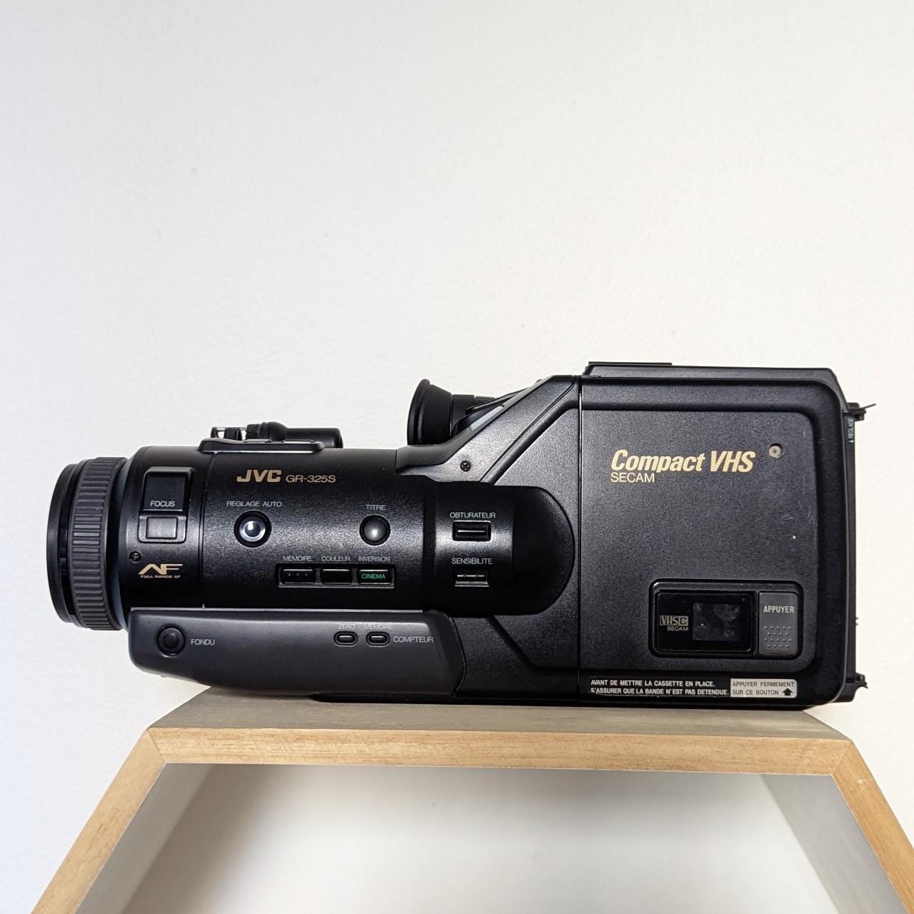 📼 Caméscope VHS C JVC 💡 Ce caméscope à cassettes... - Depop