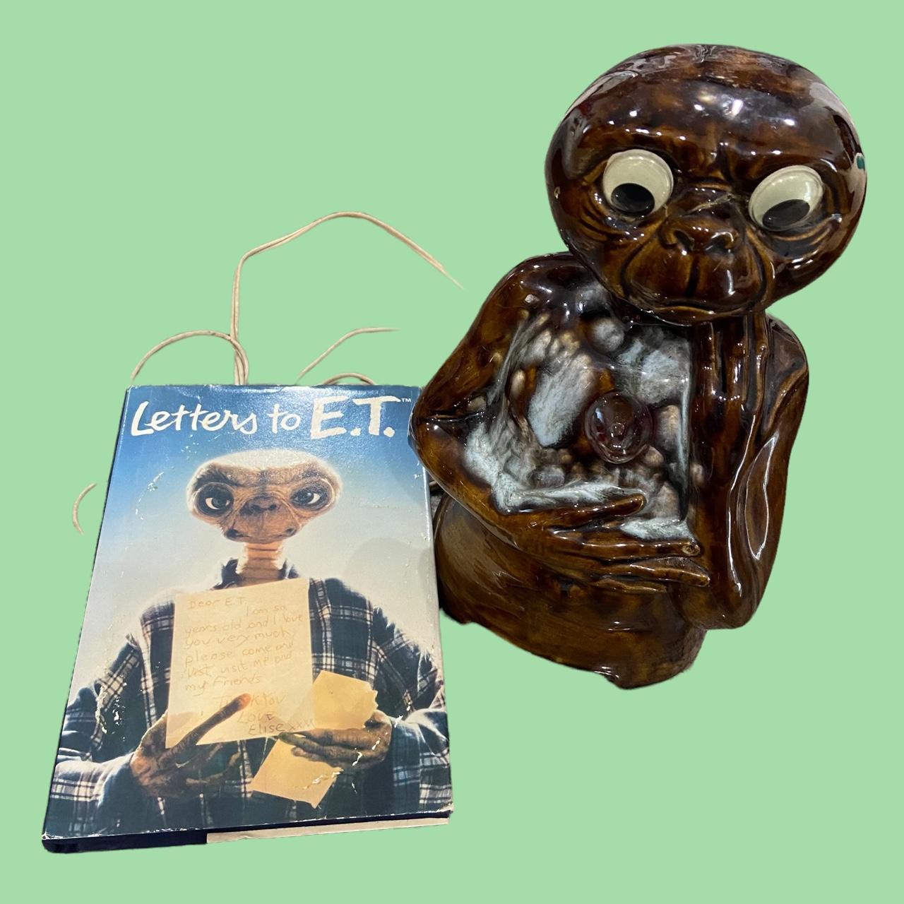 Vintage 1980s blinking ET lamp. The bull can be... - Depop