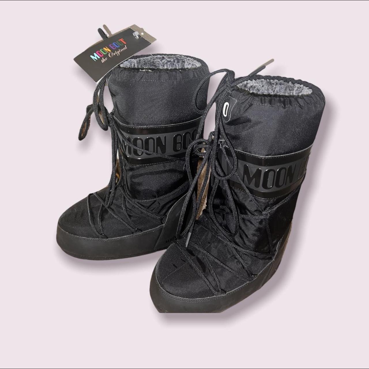 Black moon boots Black moon boots, size 6. Never... - Depop