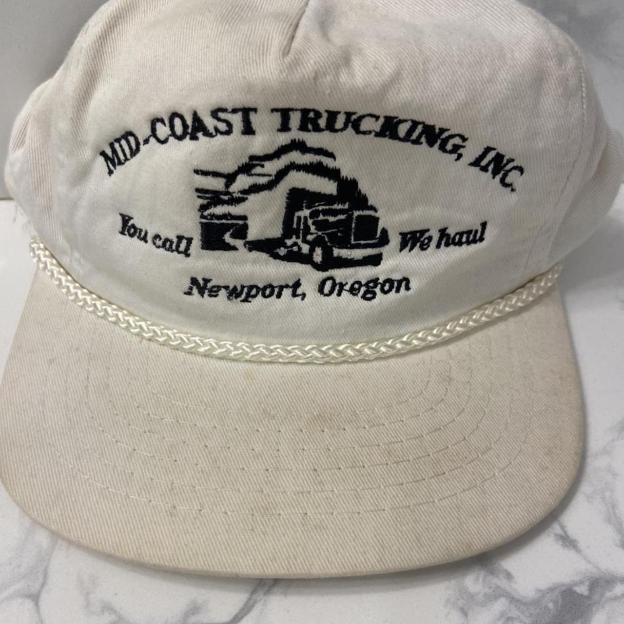 White trucking hat with rope Open to offers - Depop