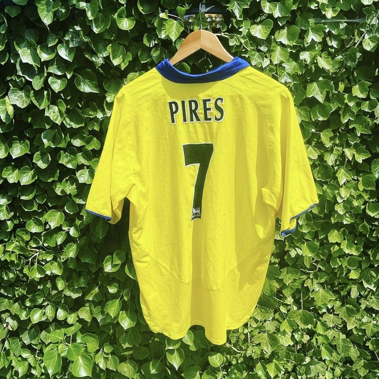 Arsenal Football Shirt Pires 2003/05 Large Nike O2 ... - Depop