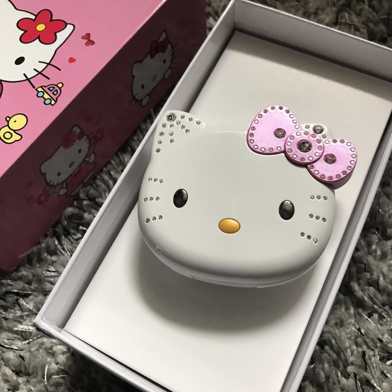 CURRENTLY SOLD hello kitty flip phone #kawaii... - Depop