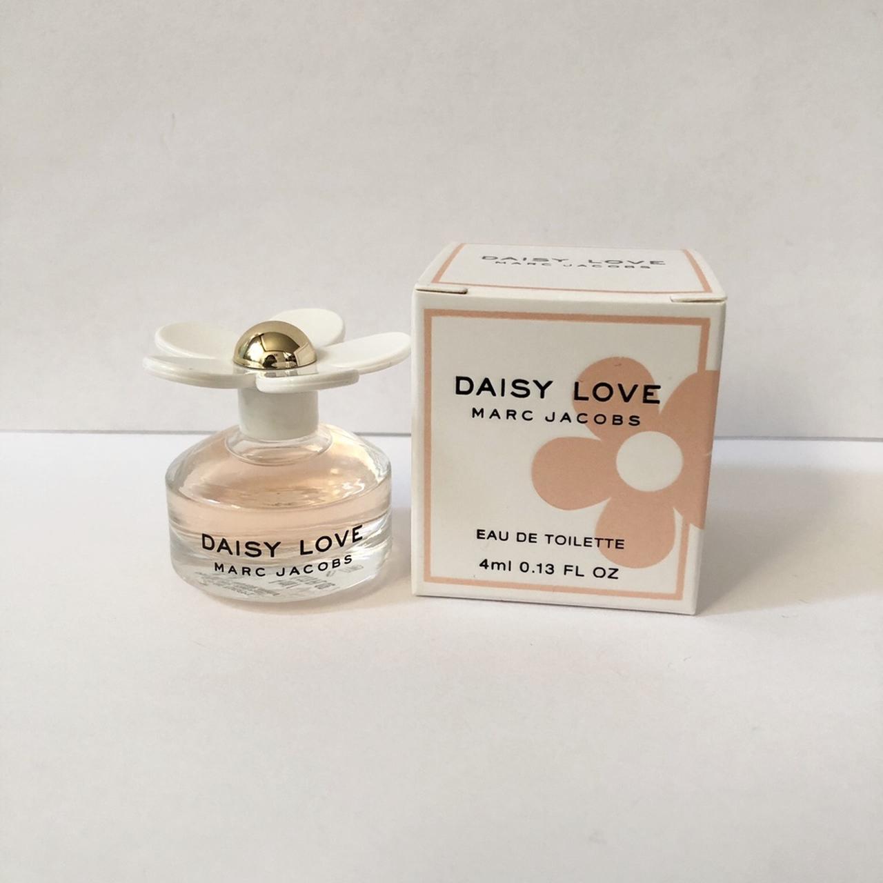 Marc Jacobs Daisy Love Eau de toilette Mini size... - Depop