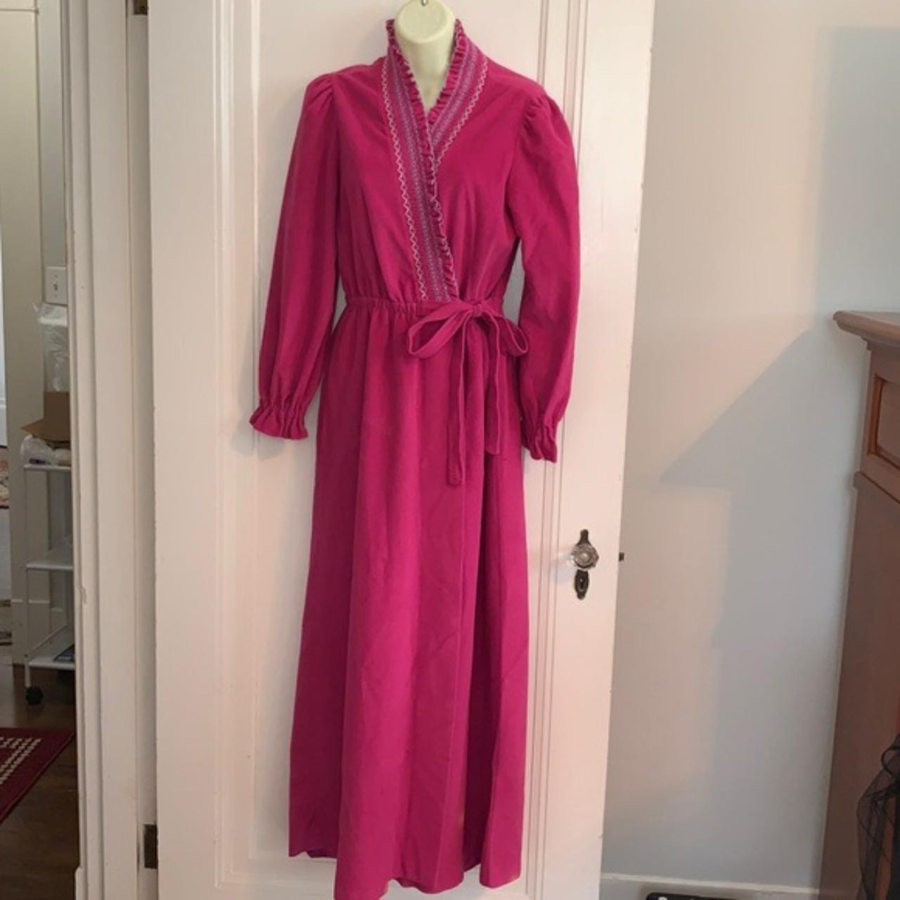 Reclaimed Vintage Women's Pink Robe | Depop