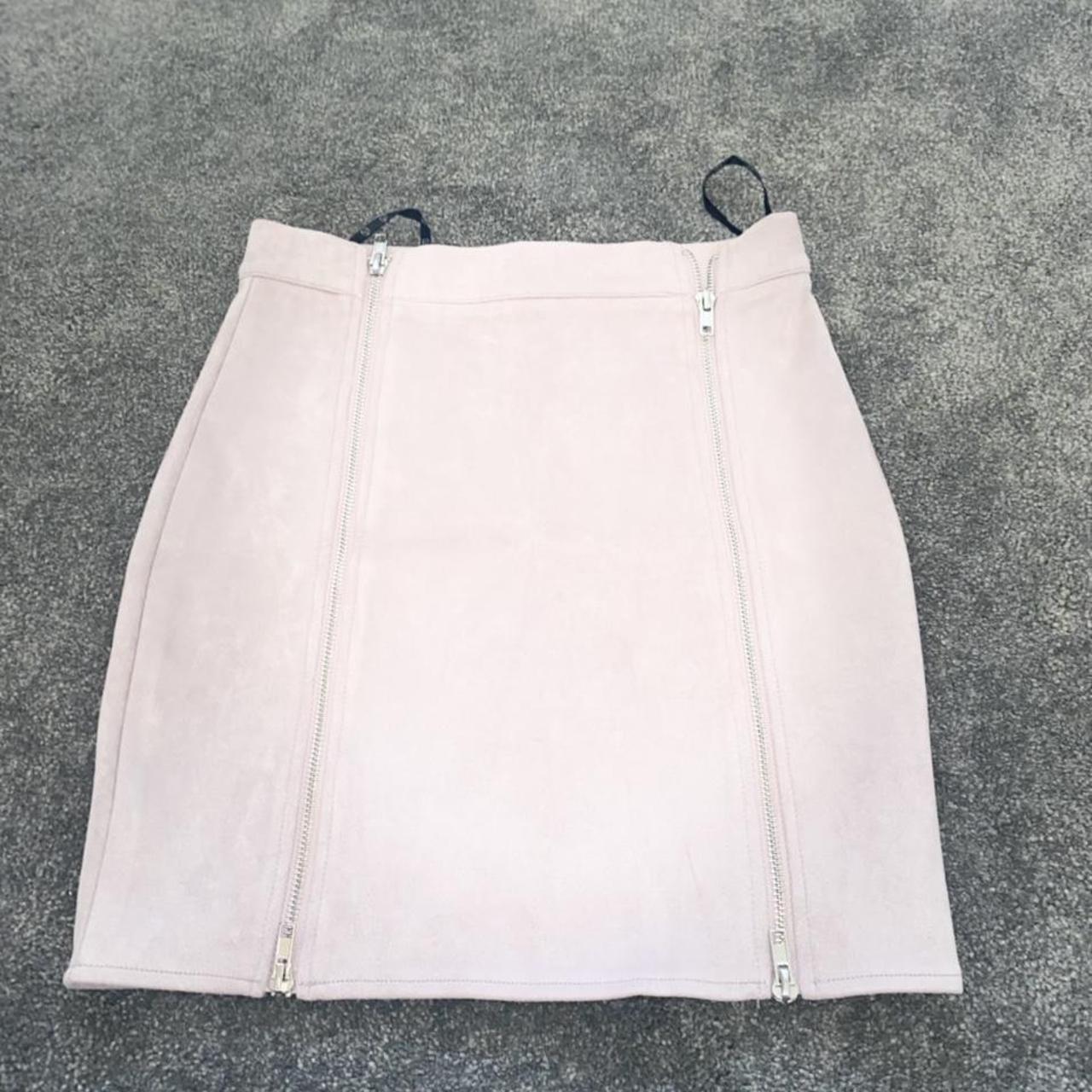 Suede pink skirt. Never worn - Depop