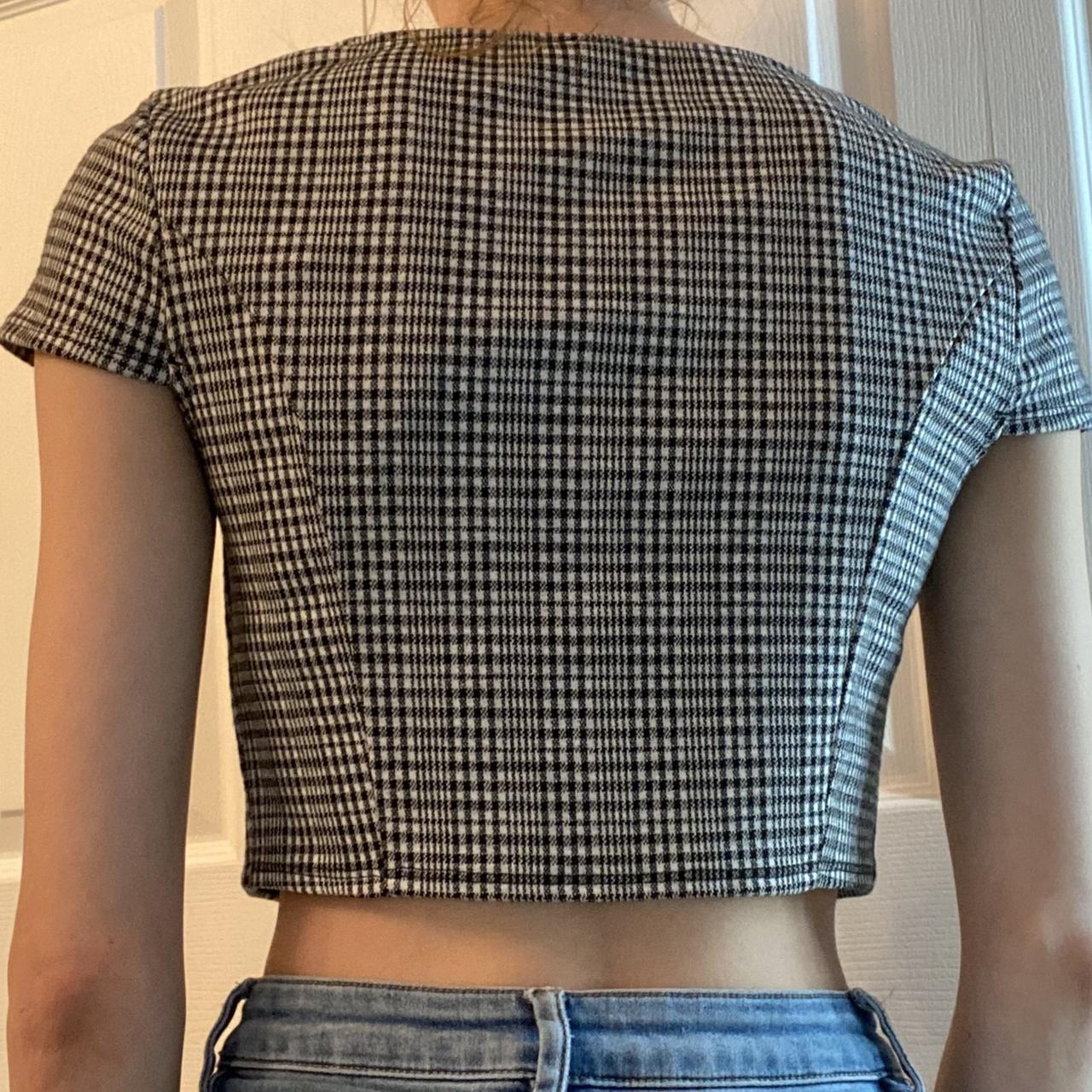 Checkered crop top with square neckline #croptop... - Depop