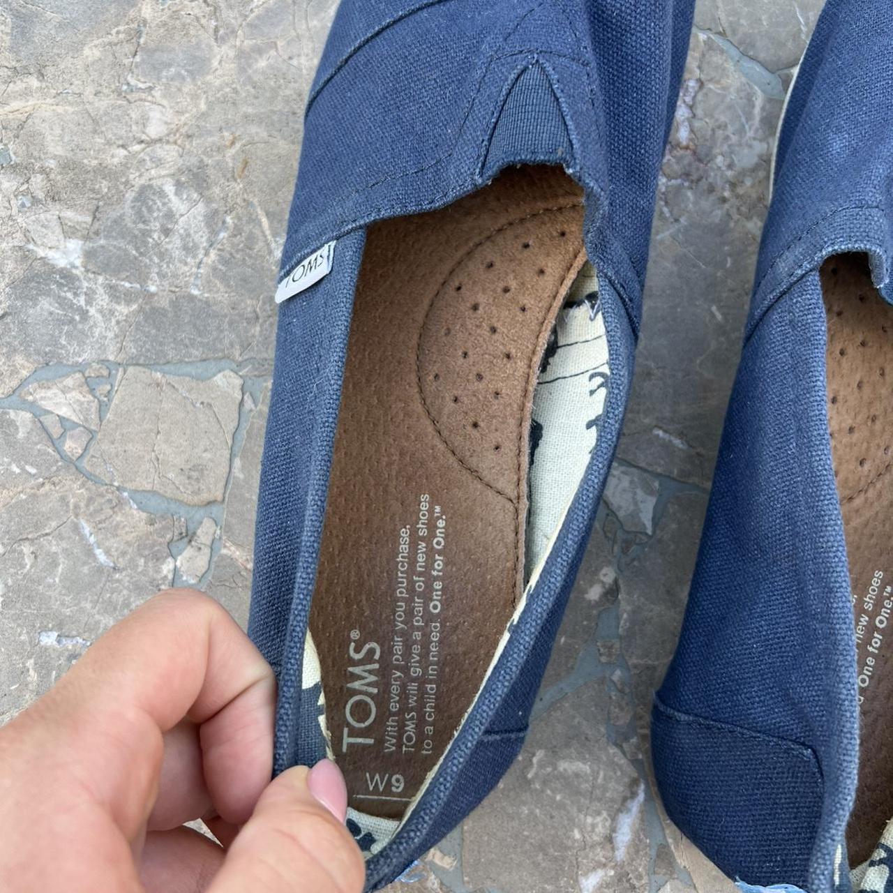 Toms Navy Blue Shoe Size W 9, some wear but has a... - Depop