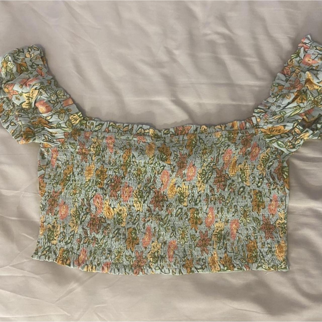 Isabella’s Cabinet Floral Top Super cute floral top... - Depop