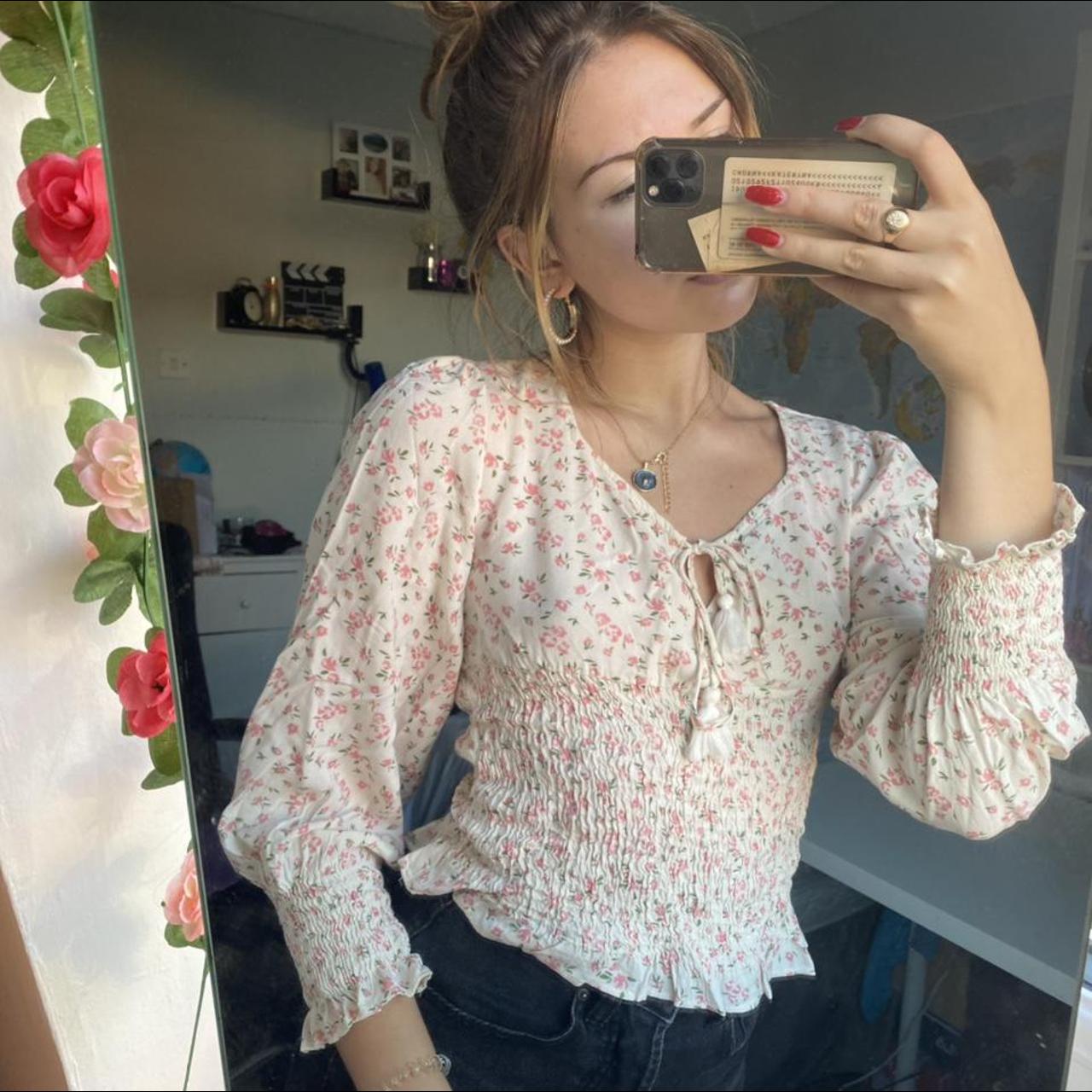 Cute floral top 3/4 sleeves Was worn once Size -... - Depop