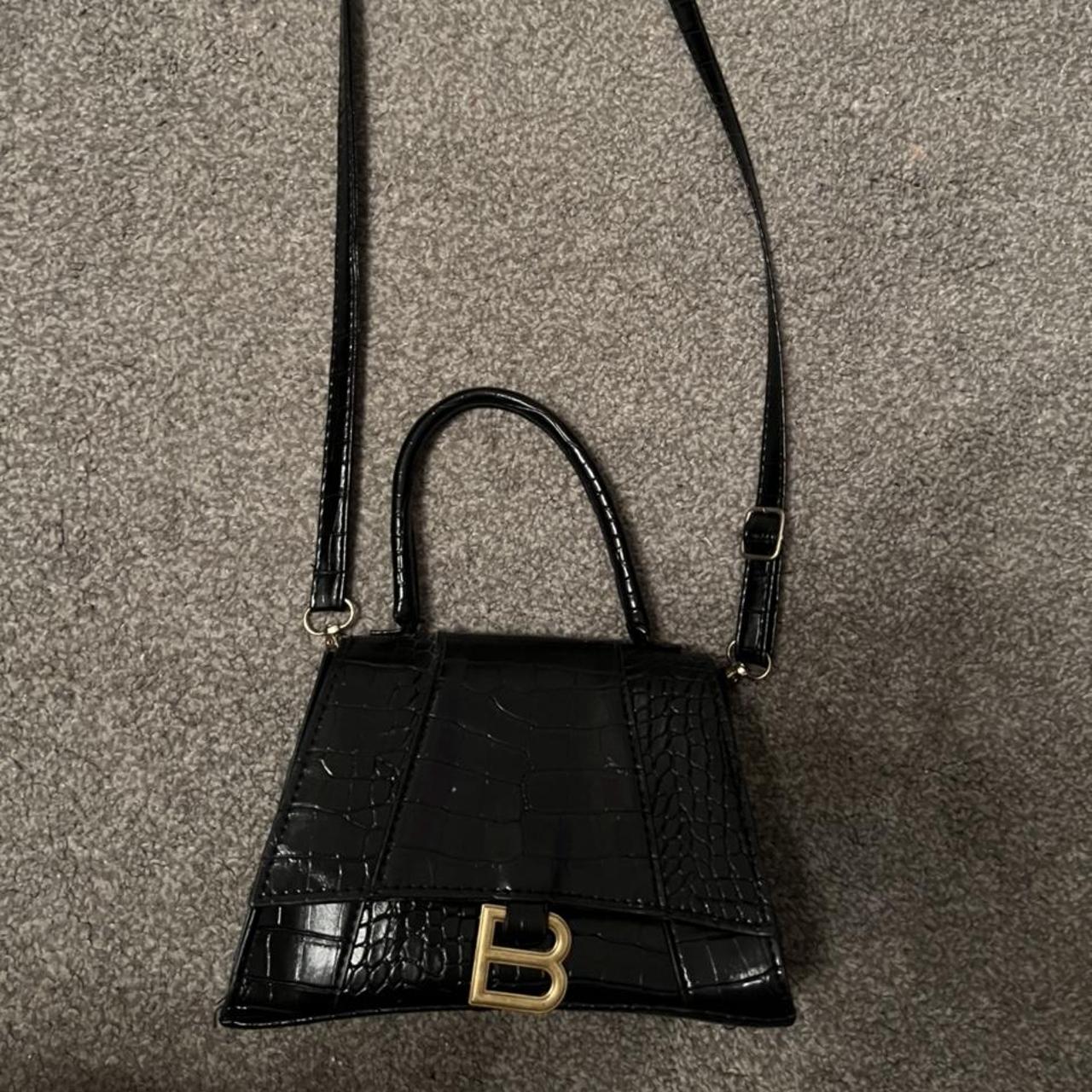 Black snake bag come with long strap - Depop