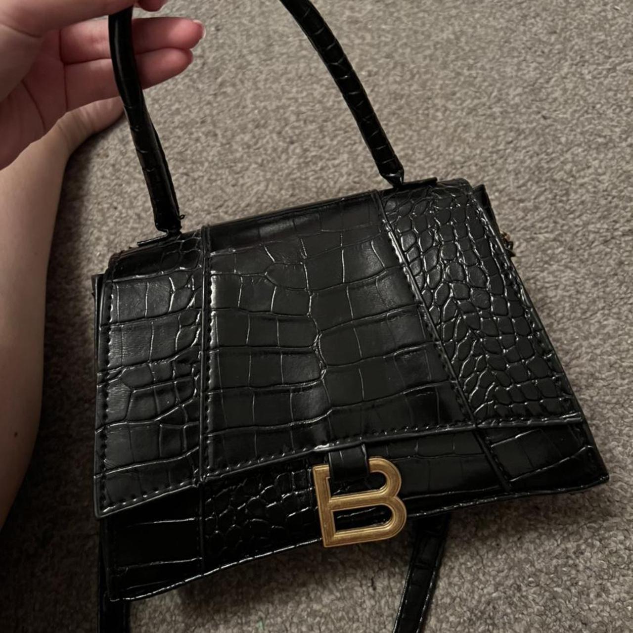 Black snake bag come with long strap - Depop