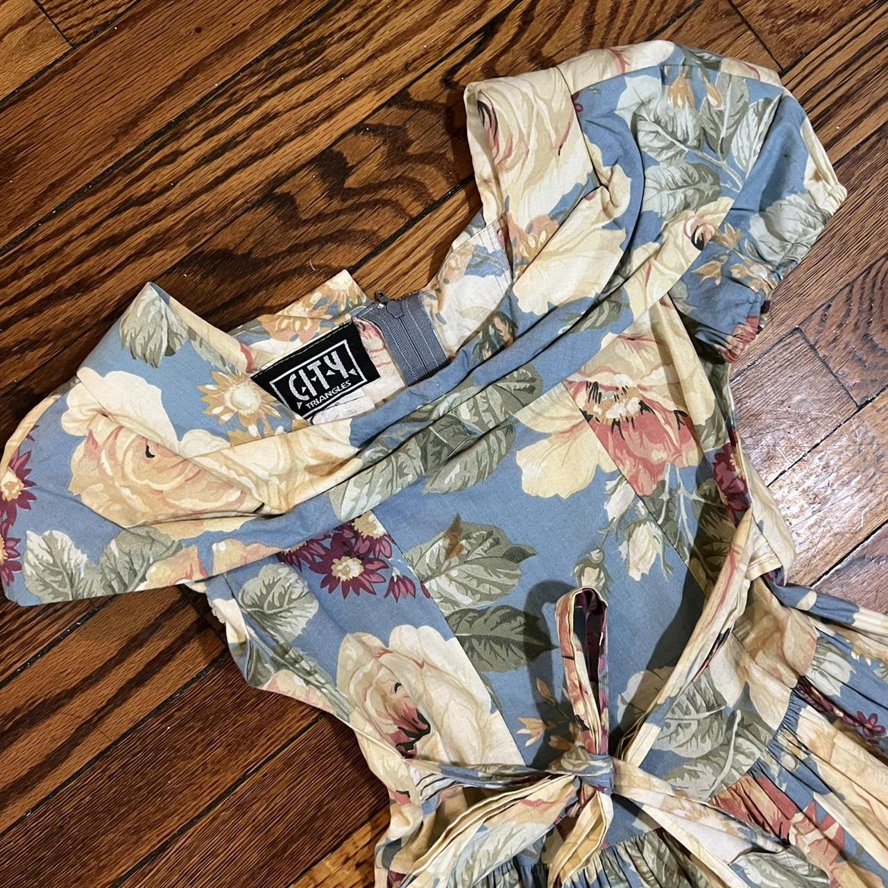 City Triangles vintage 1980s 80s does 1950s 50s ..... - Depop