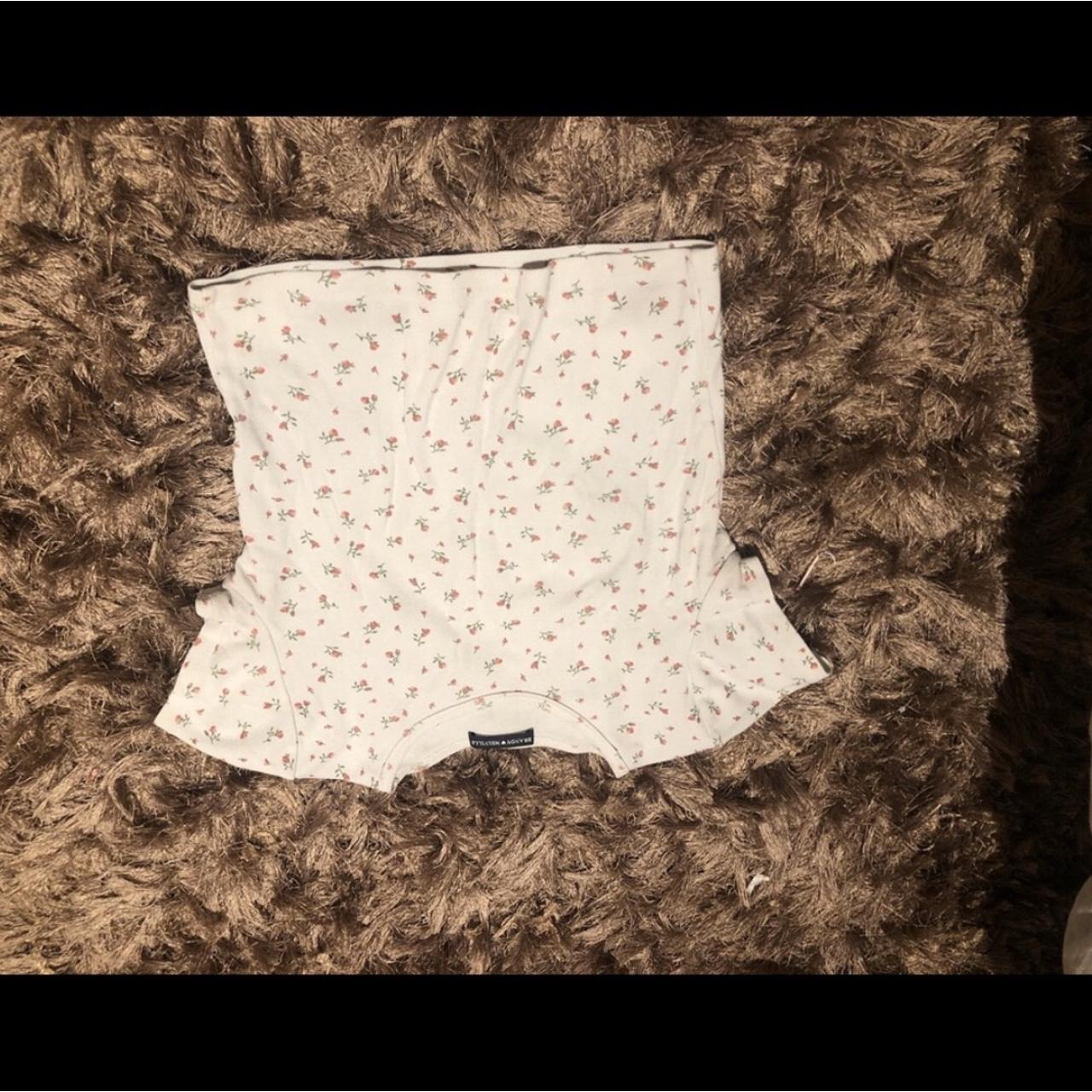 Brandy Melville Ashlyn Top Super cute! worn but... - Depop