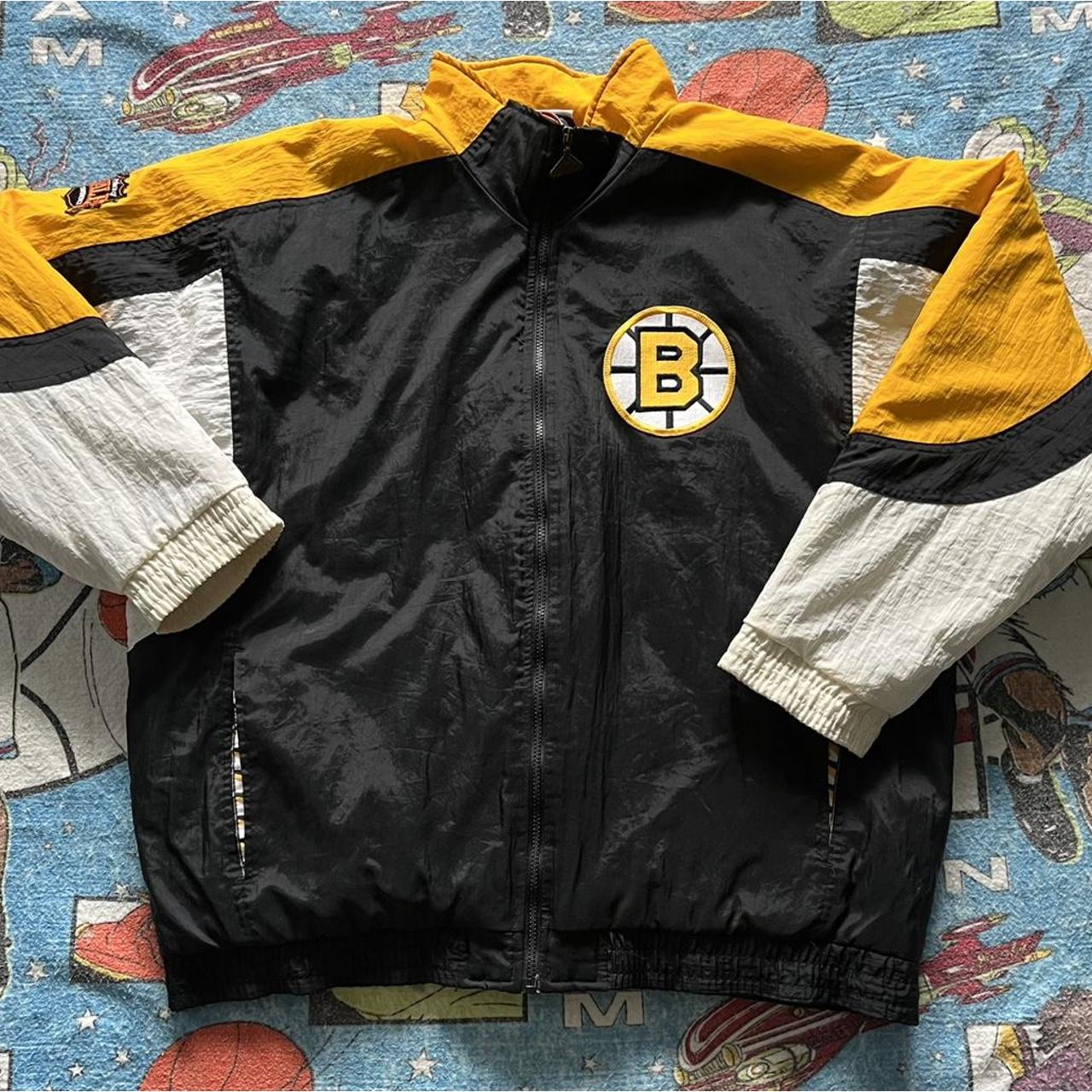 NHL Men's Black and Yellow Jacket | Depop