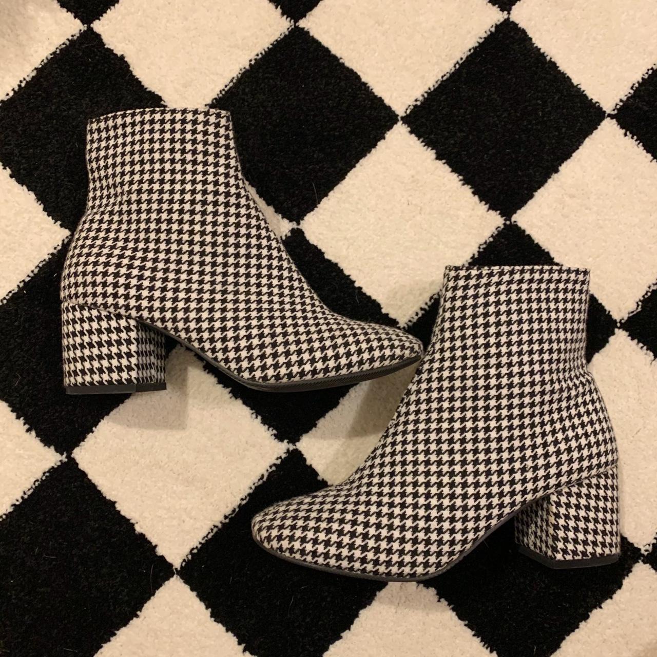 Houndstooth booties!!! Worn a few times but in such... - Depop