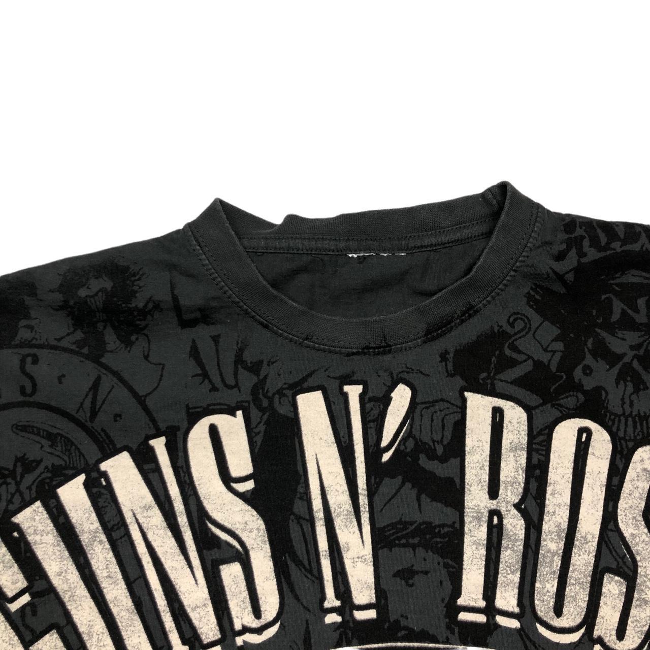 Vintage guns and Roses t shirt 66 cm length x 52... - Depop