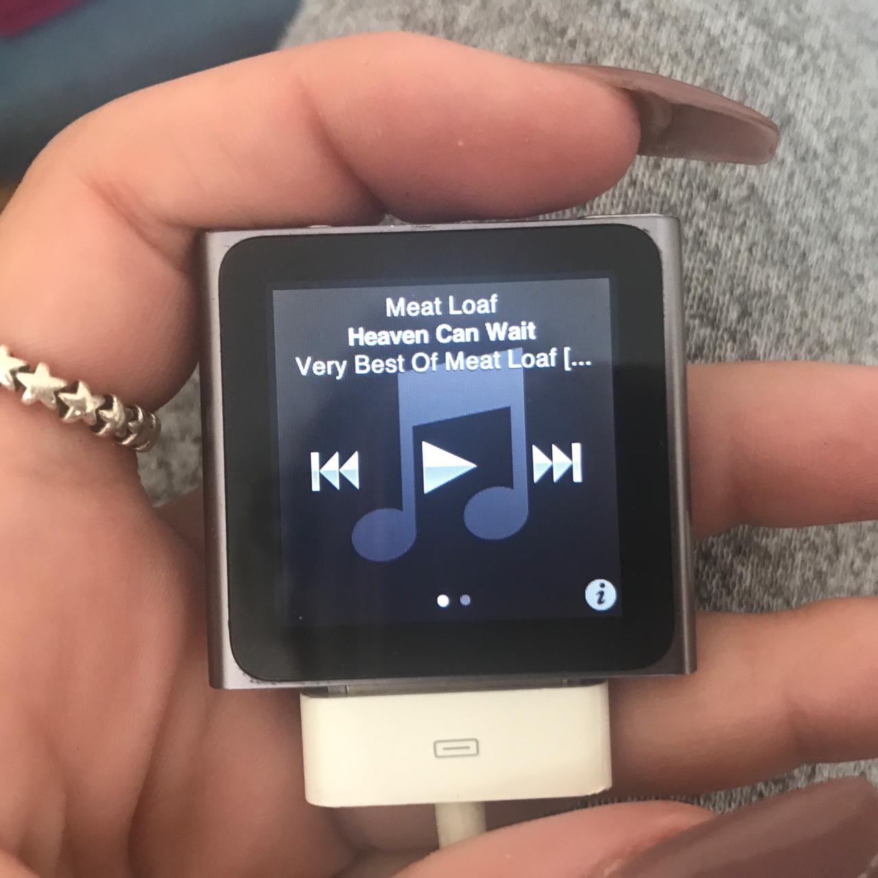 Apple iPod 📱 great for working out or on a run 🏃🏽... - Depop