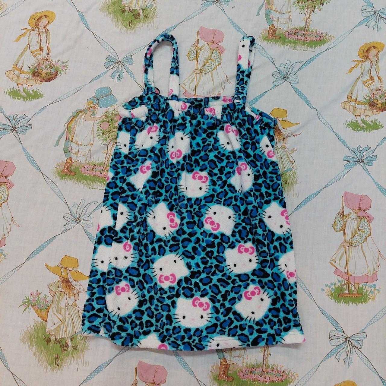 Hello Kitty Fuzzy Cover up/Sleepwear 2008 100%... - Depop