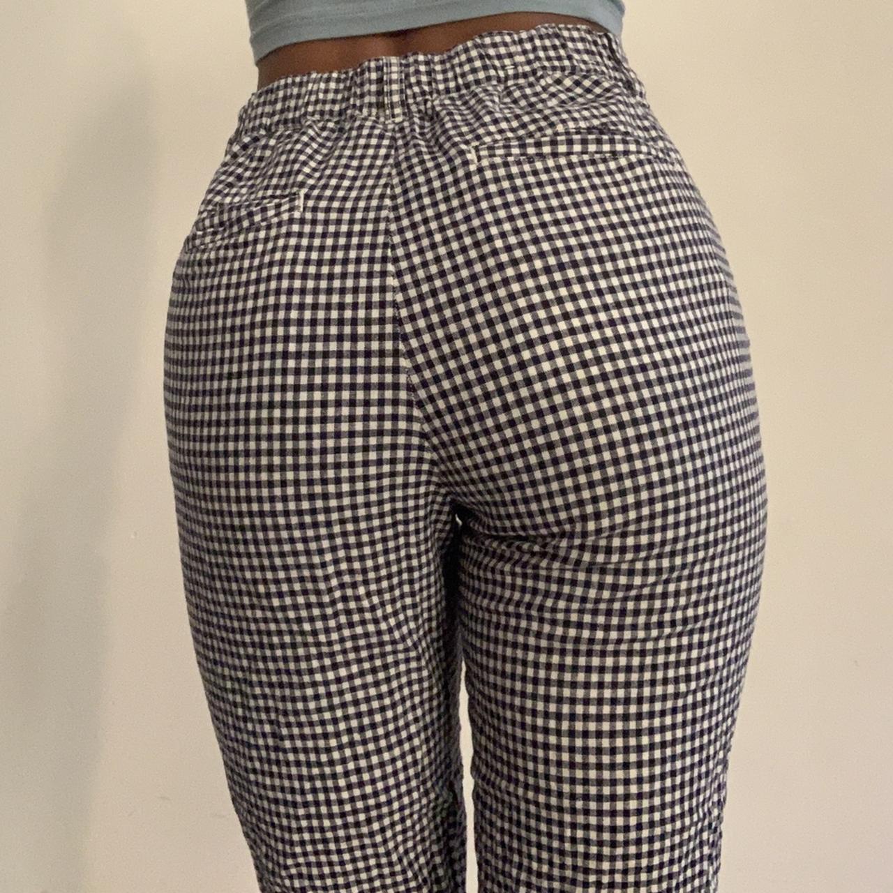 𓃘 Checkered pants!! Goes with so many tops and... - Depop