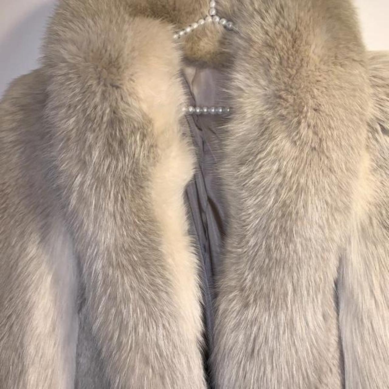Vintage luxurious cream fox fur coat. Size fits... - Depop