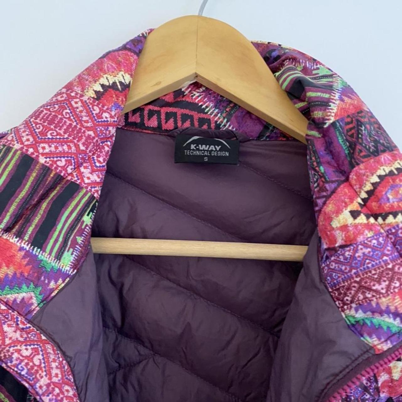 Amazing groovy print retro puffer jacket Size S best... - Depop