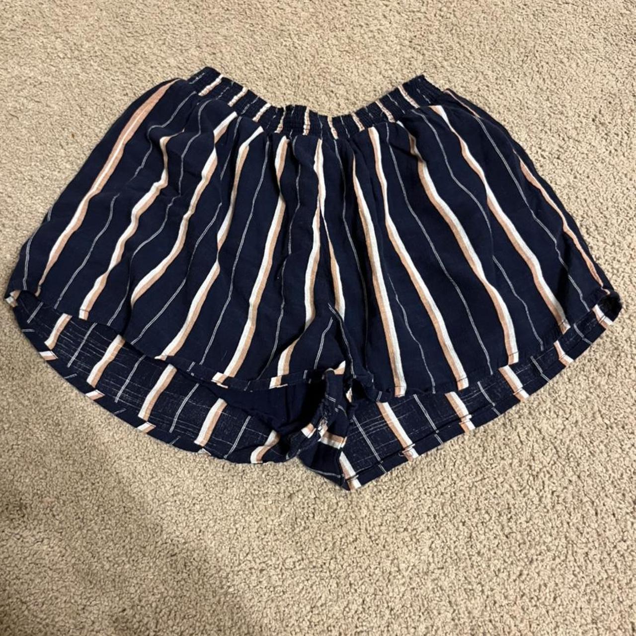 Super cute flowy shorts! Bought these in Australia... - Depop