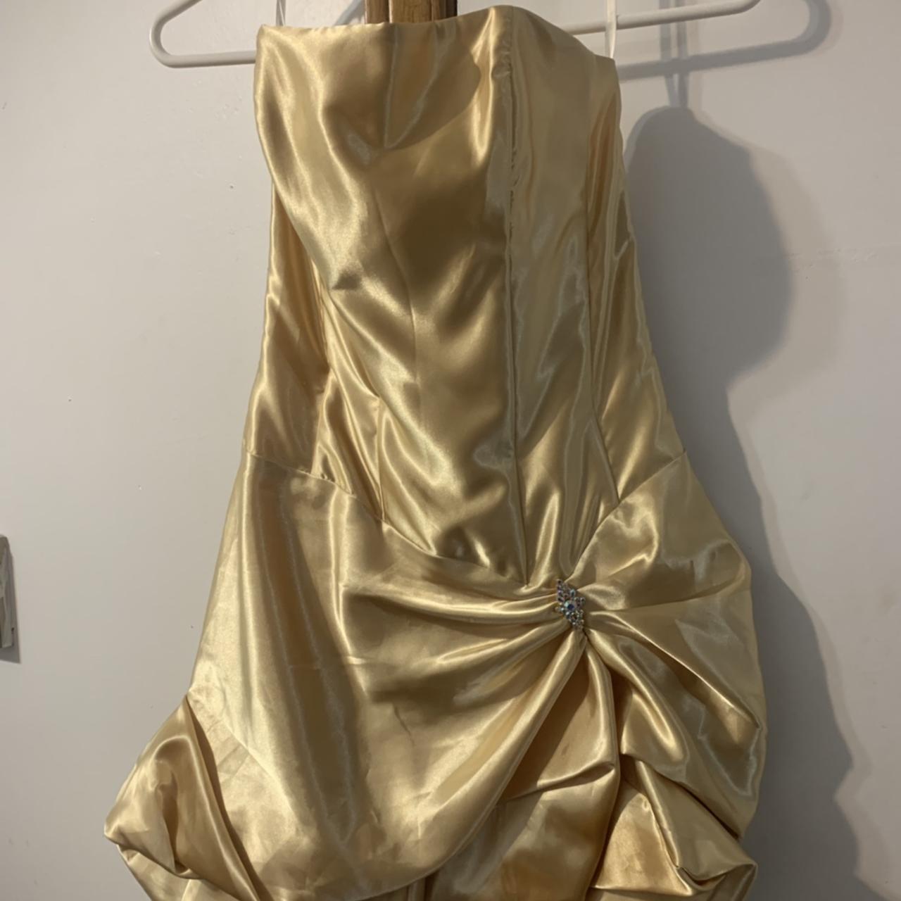 Beautiful Gold Grad/Prom Dress Size: S (26” waist,... - Depop