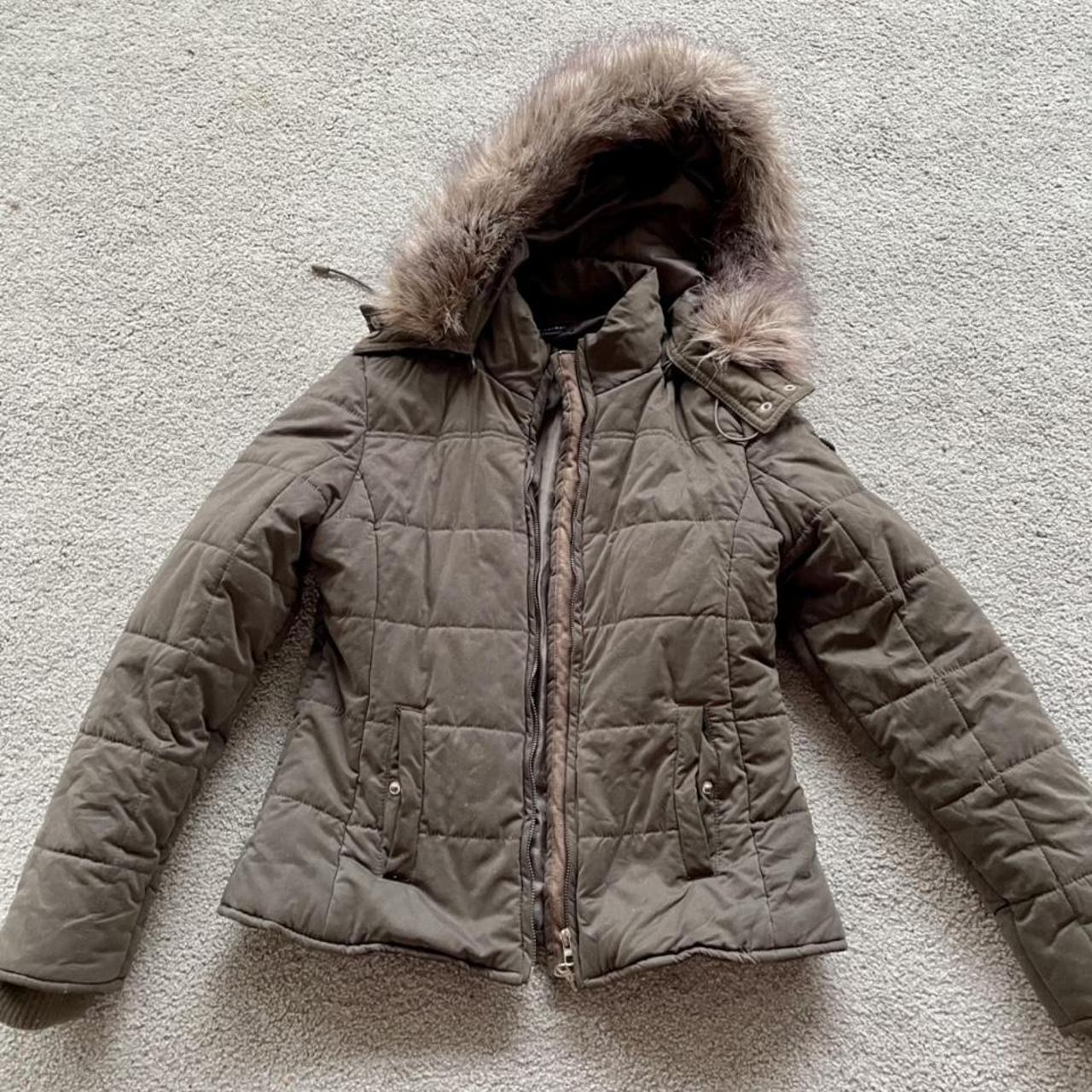 Witchery khaki coloured puffer jacket with... - Depop