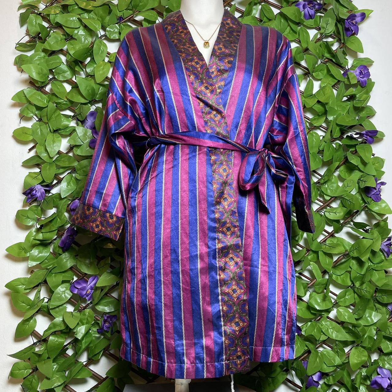 Vanity Fair Women's Blue and Burgundy Robe | Depop