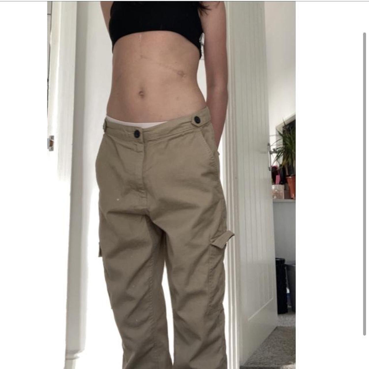 Beige y2k cargos Would fit a 4-8 depends on how... - Depop