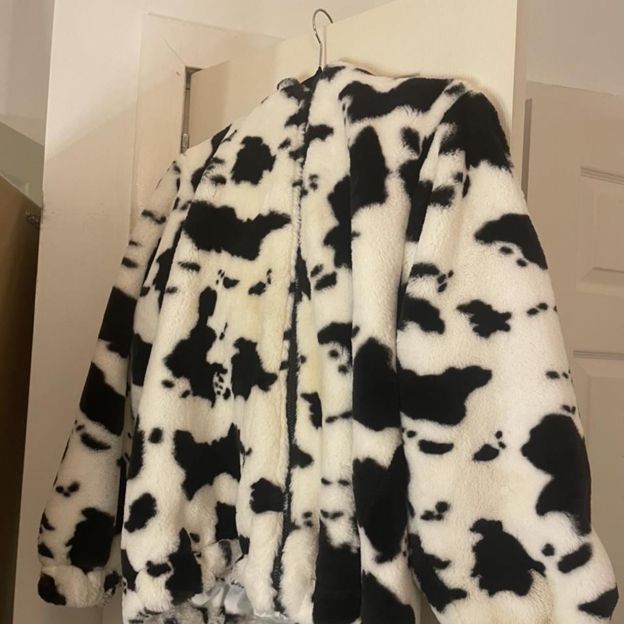 Cow print fur zip coat with hood - Depop