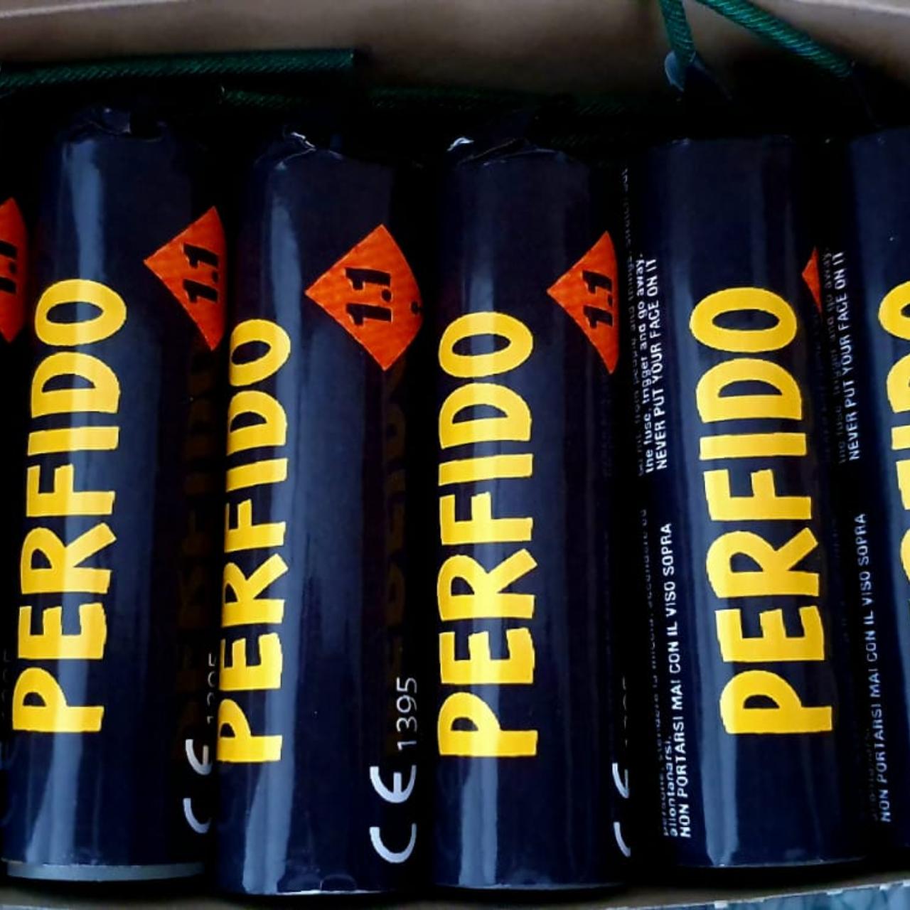 PETARDI PERFIDO 12 PEZZI DA 35.GR ORIGINALI - Depop