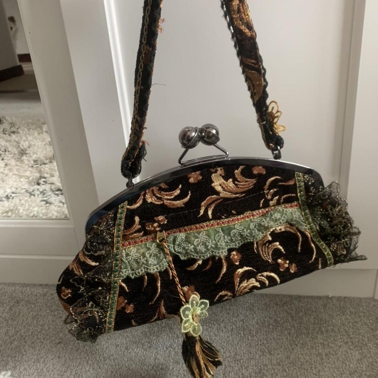 Vintage style clutch bag •£2 shipping 🚚 •No... - Depop