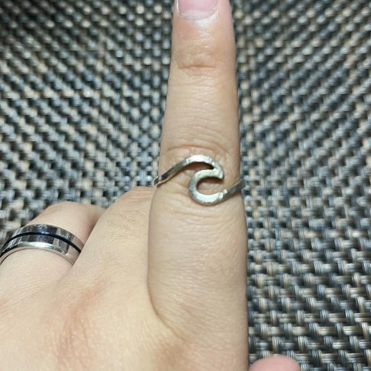 ocean wave shaped ring. size 7. brand new. - Depop