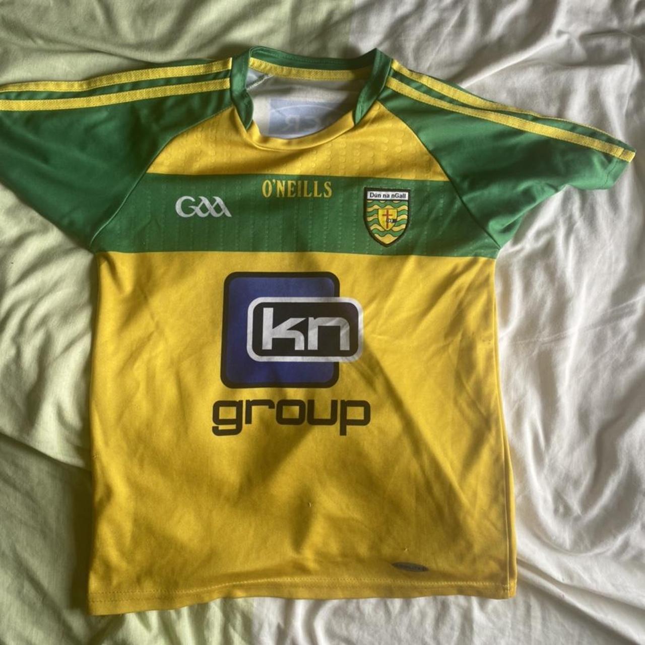 Donegal Gaa jersey Unsure of size probaly kids 6-9... - Depop