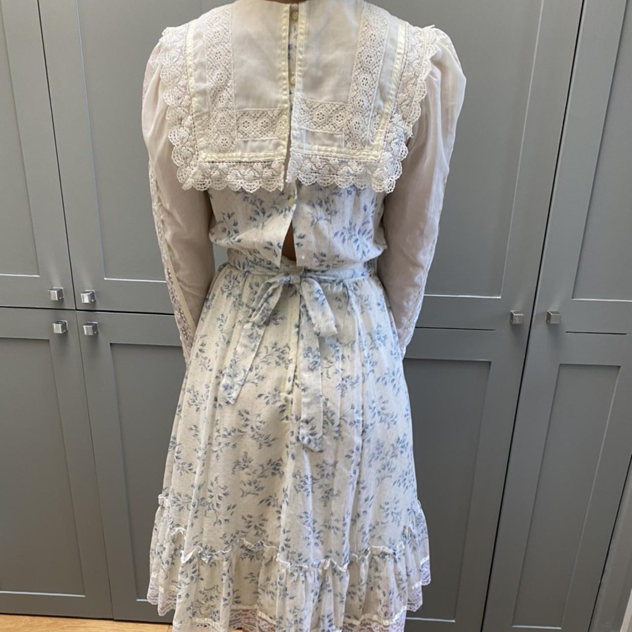 Very rare 1970s vintage Gunne Sax cotton white and... - Depop