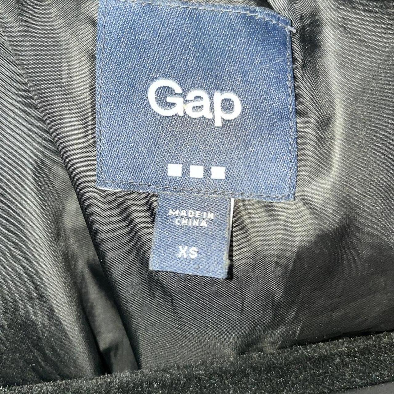 GAP shiny Puffa jacket Size - XS (Fits small)... - Depop