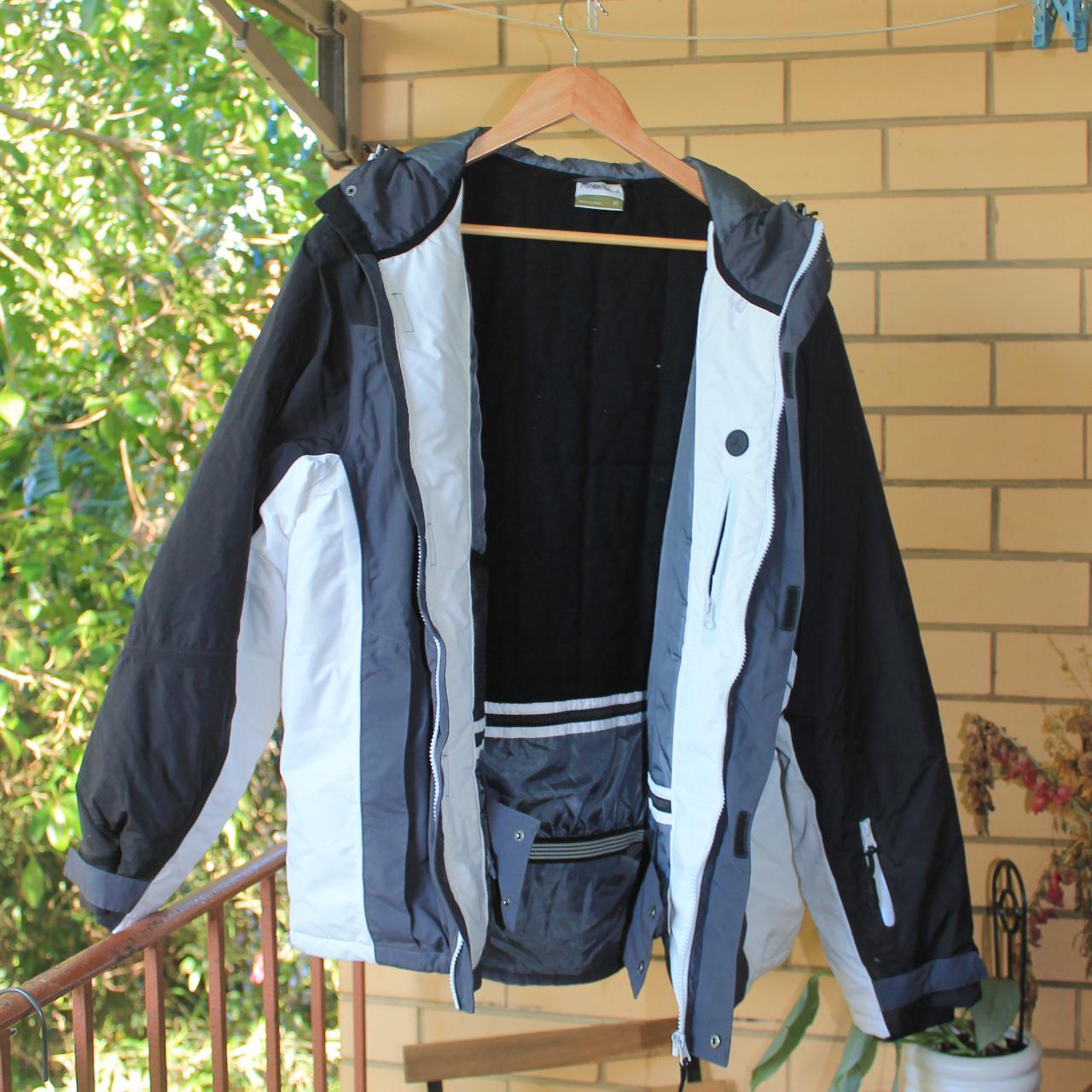 Ski jacket Size Medium - Depop