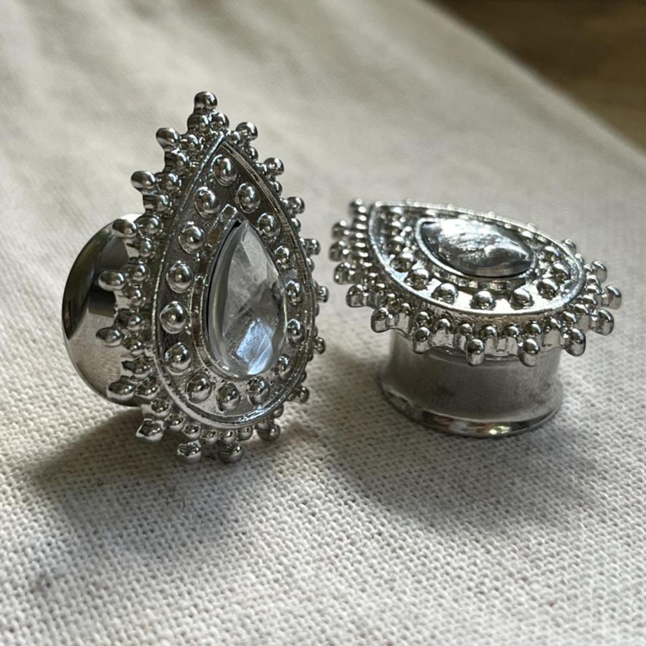 BodyArtForms Teardrop Silver Plug Earrings Size: 5/8... - Depop