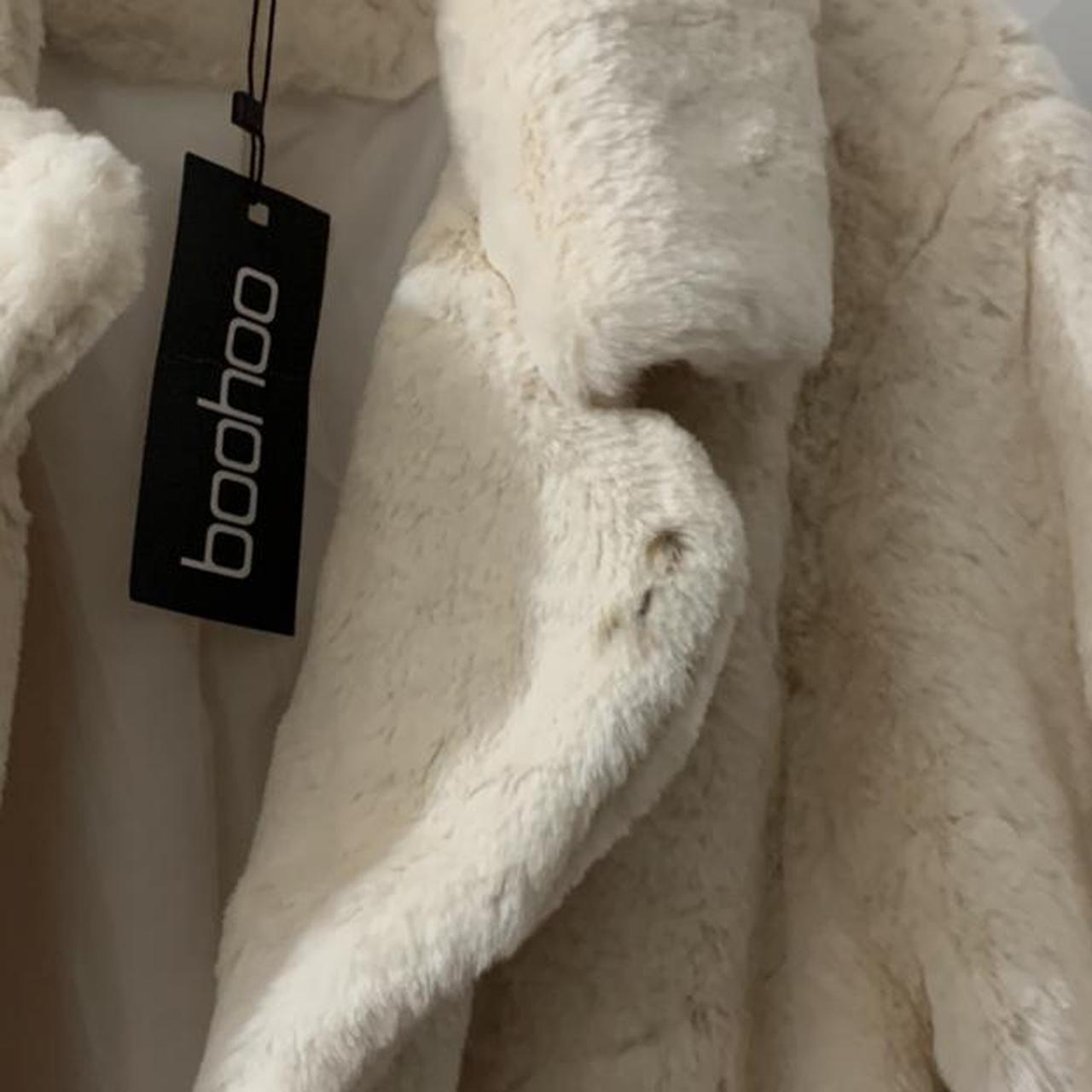 Boohoo Women's Cream Coat | Depop