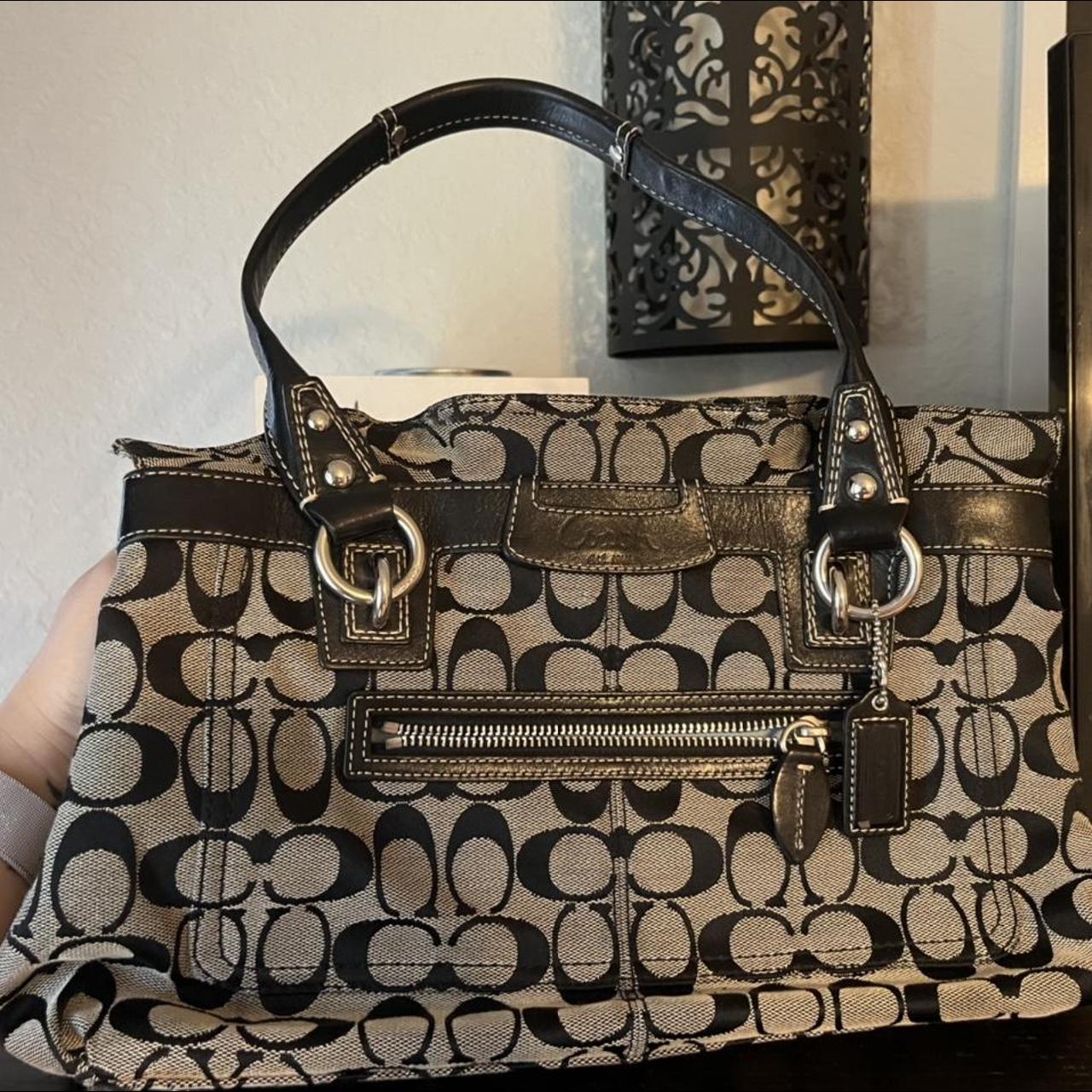 Black and grey coach bag! ʙʀᴀɴᴅ coach #coach... | Depop