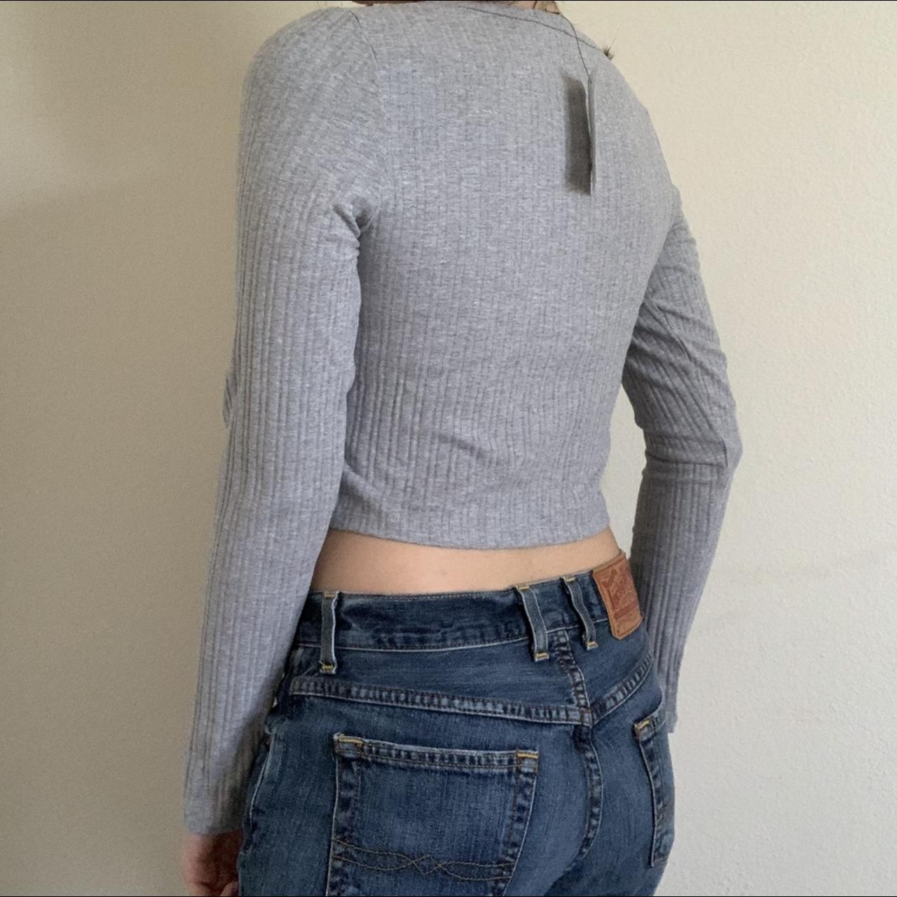 Papaya Women's Grey Crop-top | Depop