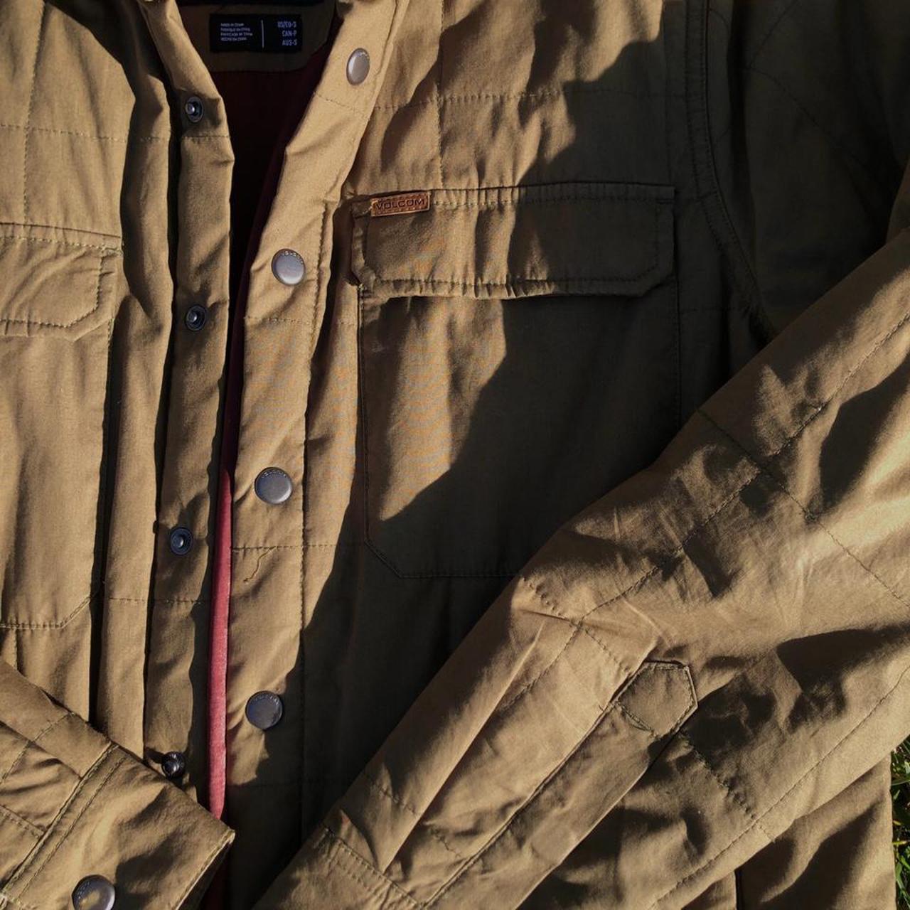 🥛VOLCOM JACKET🥛 Men’s Size Medium -Tagged small... - Depop