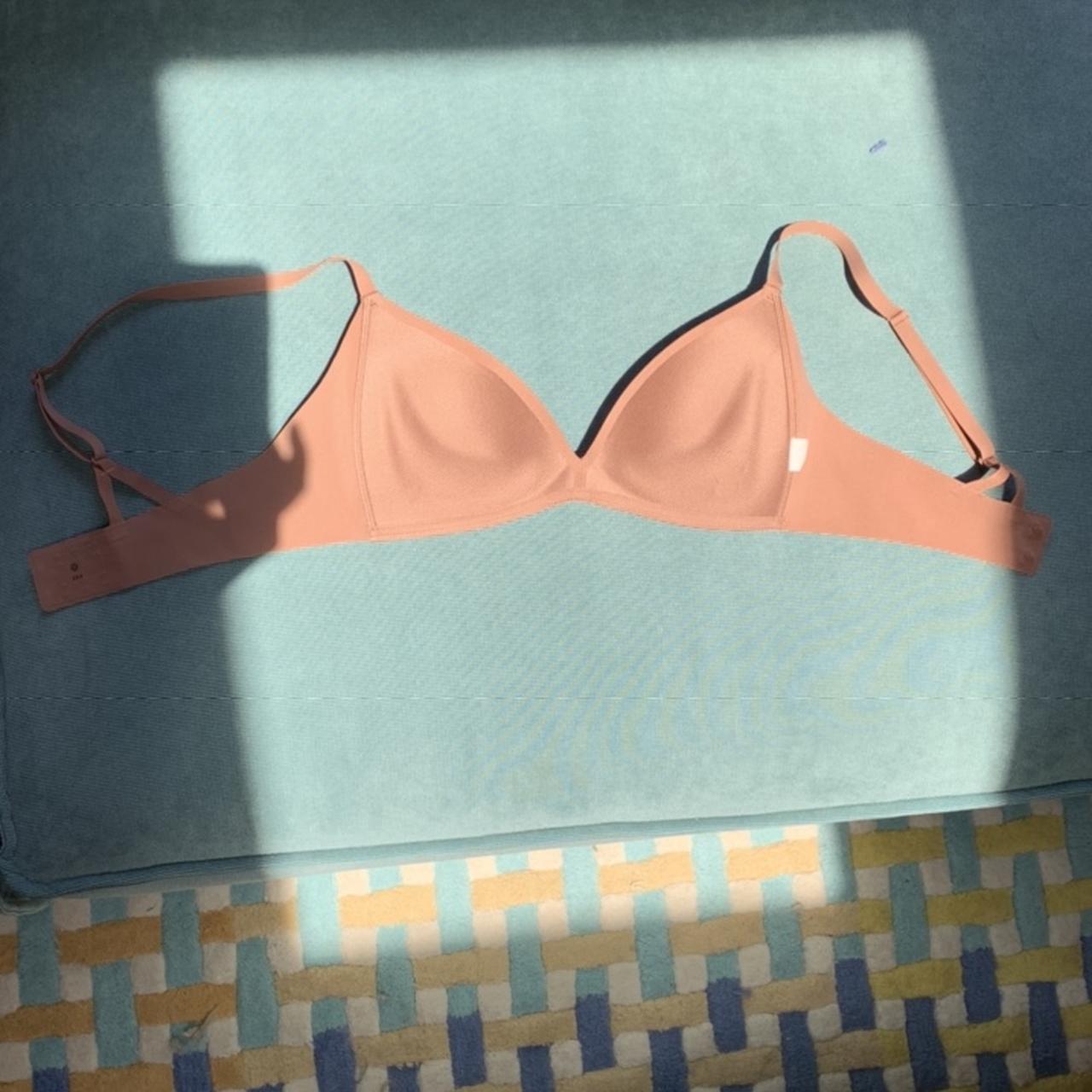 hena 🧶 never worn lululemon TAKE SHAPE BRA 32A... - Depop