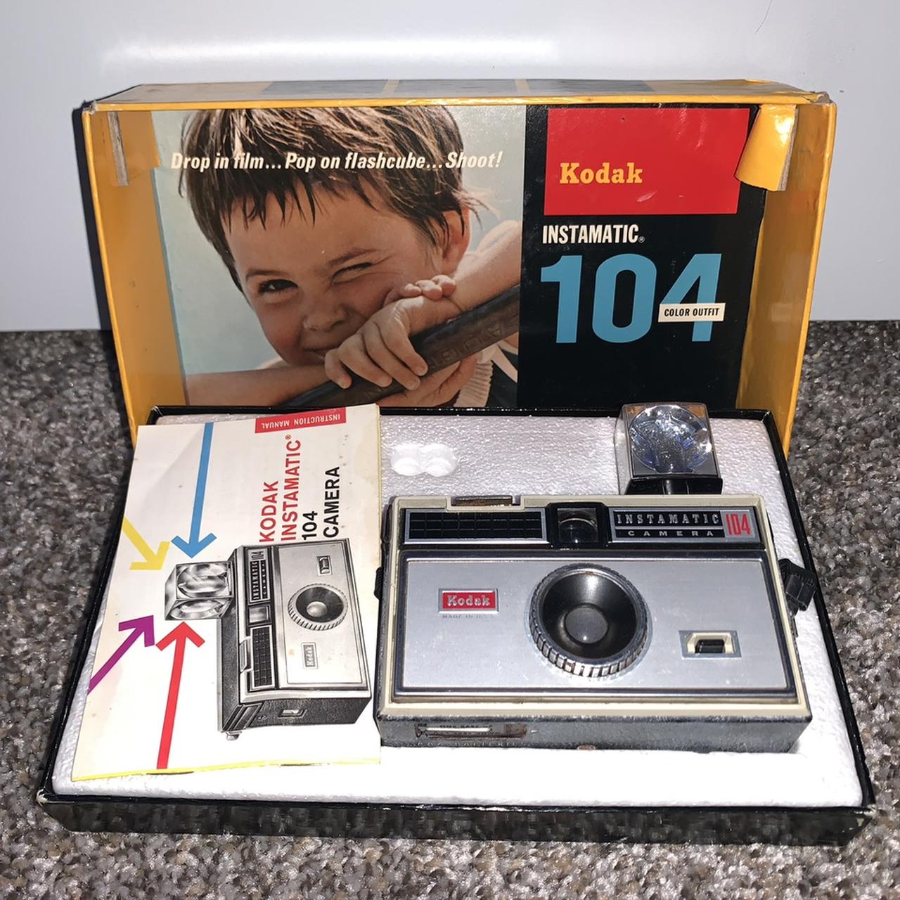 Kodak Instamatic 104 with flash cube. Flash cube... - Depop