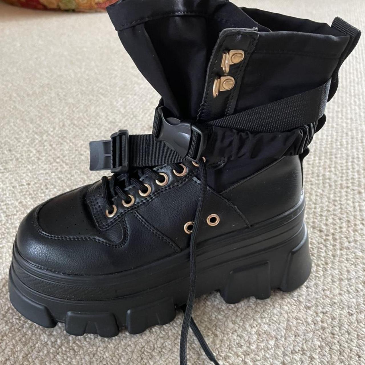 Shein chunky platform boots, only worn once so still... - Depop